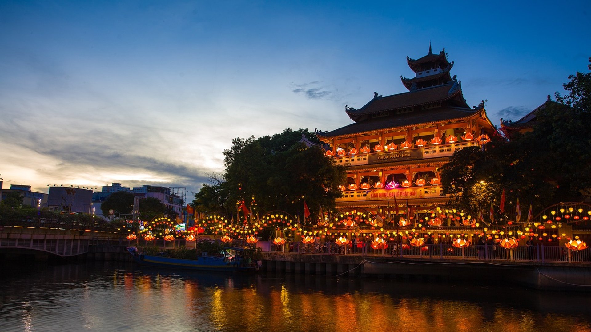 Diese Feste werden im Buddhismus gefeiert