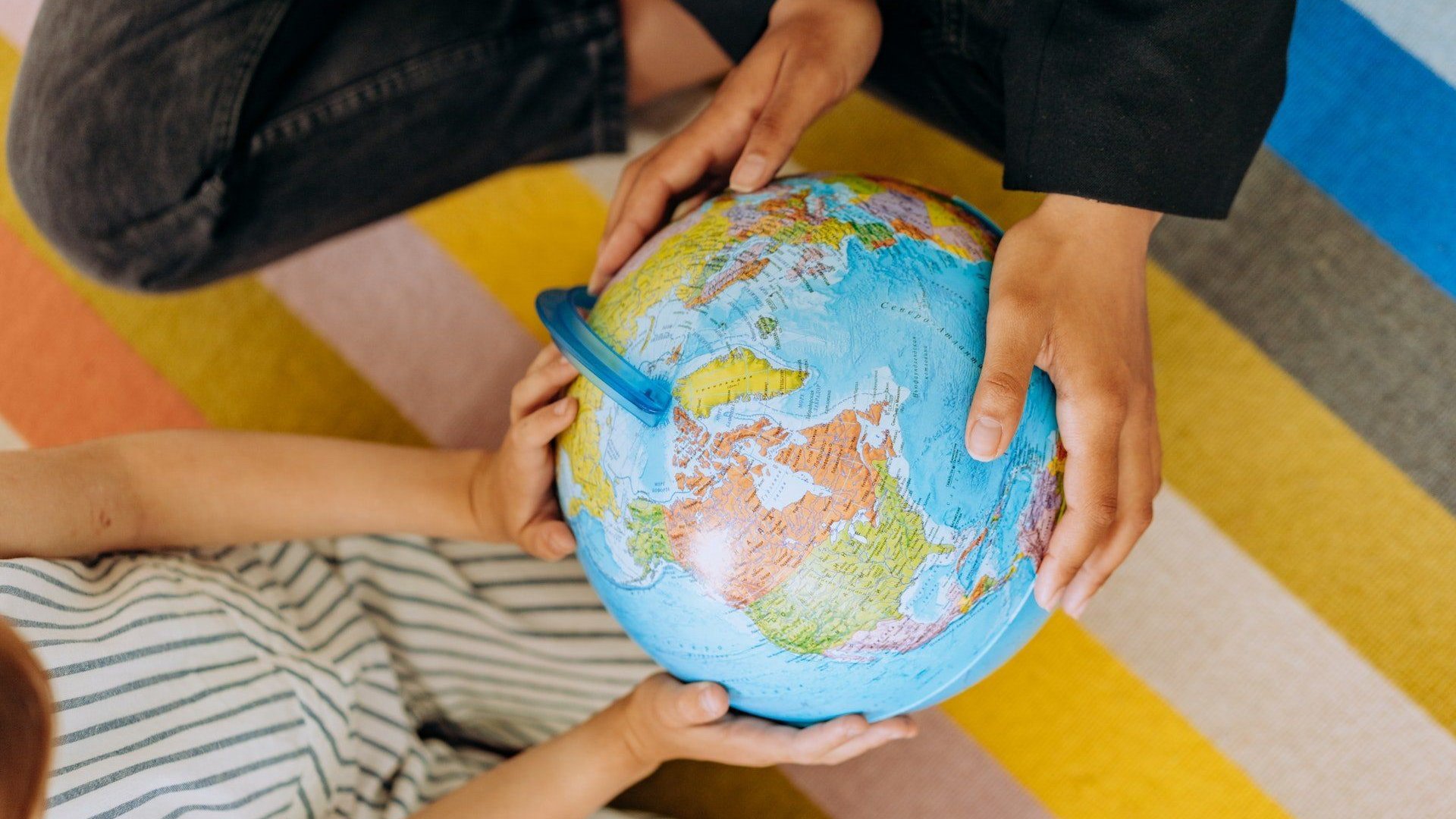 Warum ist die Erde rund? Für Kinder erklärt