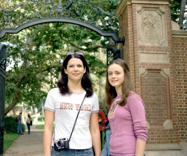 Kleinstadt-Vibes und ganz viel Herz: 5 Serien mit „Stars‑Hollow ...