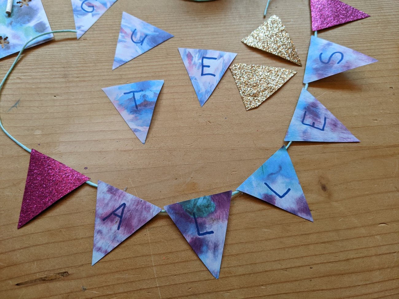 DIY-Wimpelketten für die nächste Party: So macht ihr sie einfach selbst – in 5 Arten