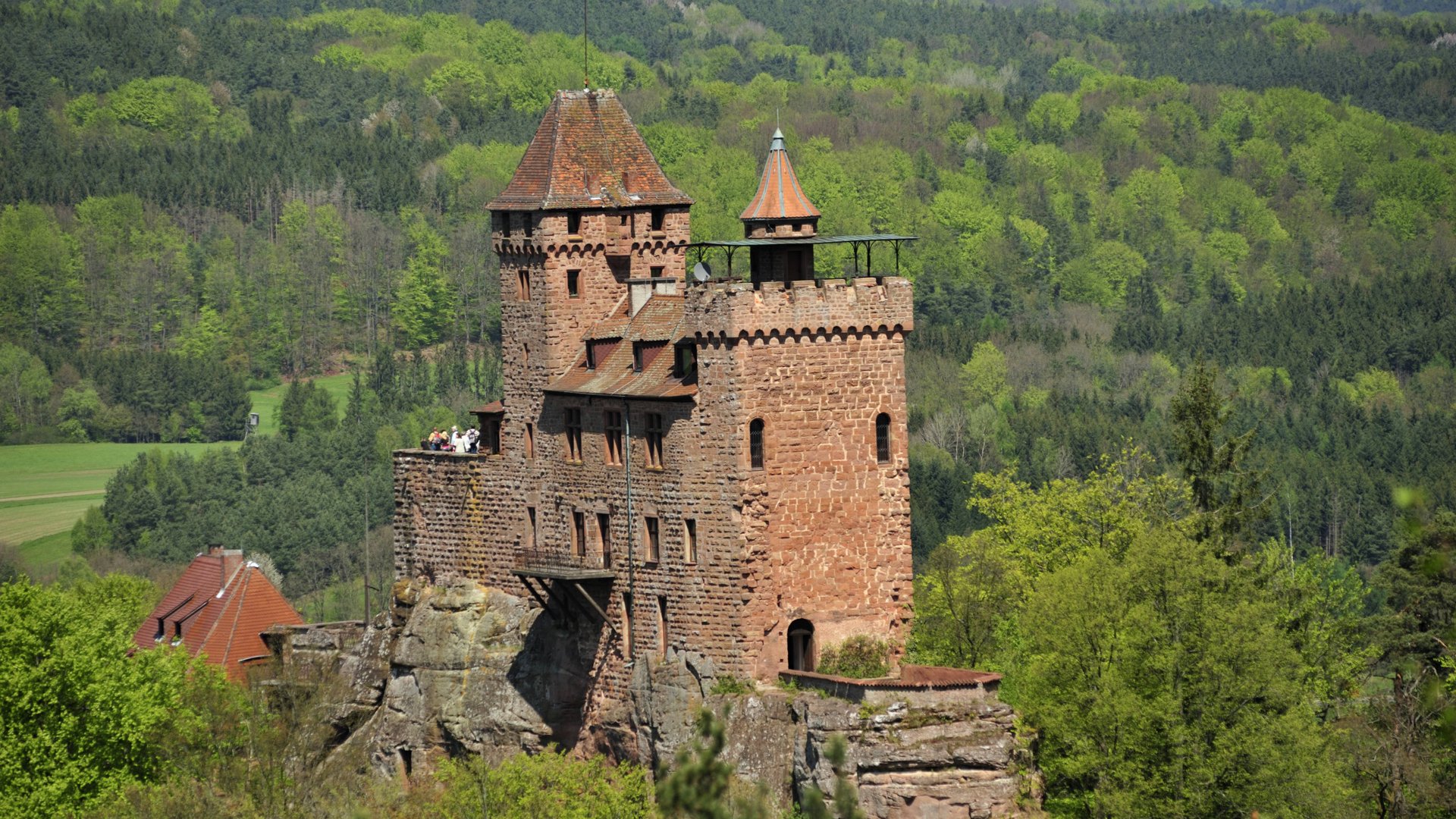 Mittelalterliche Verteidigung: Der Zugang in diese Felsenburg war nur ...