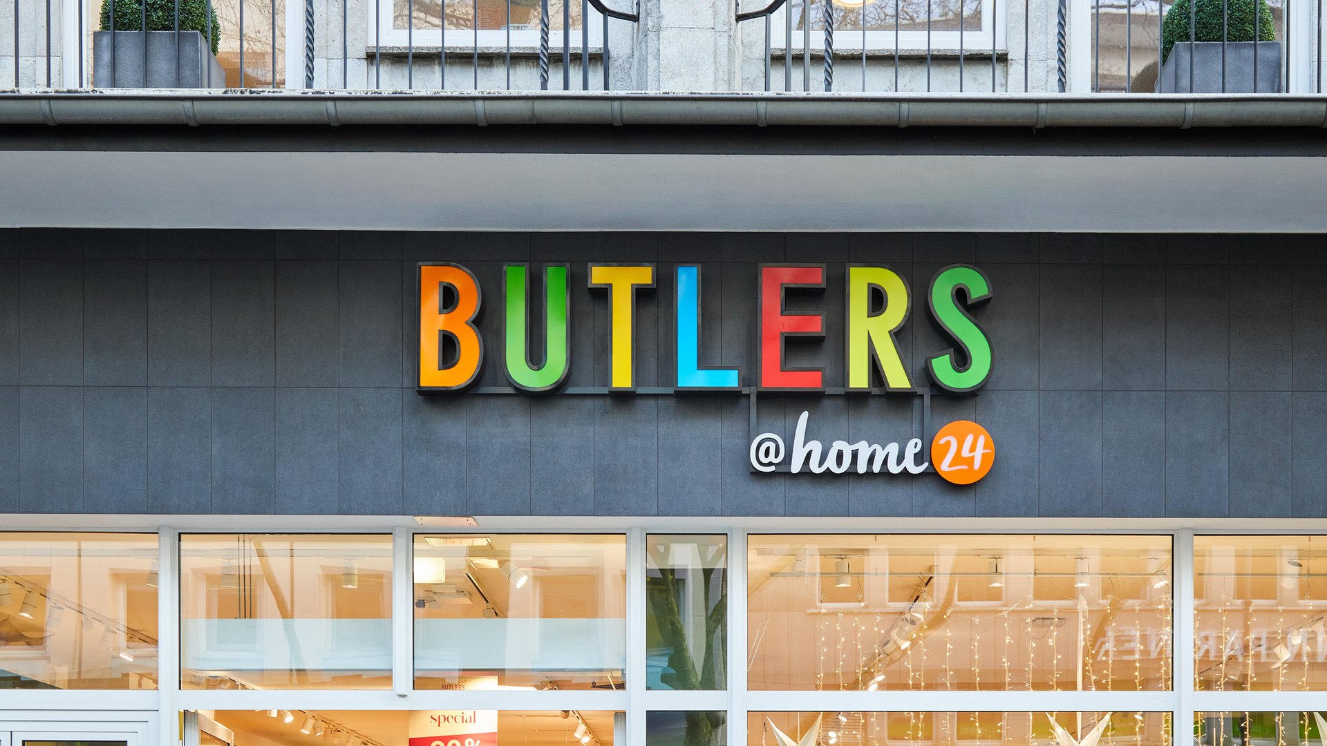 Diese Solar-Laterne von Butlers macht Sommerabende auf dem Balkon ...