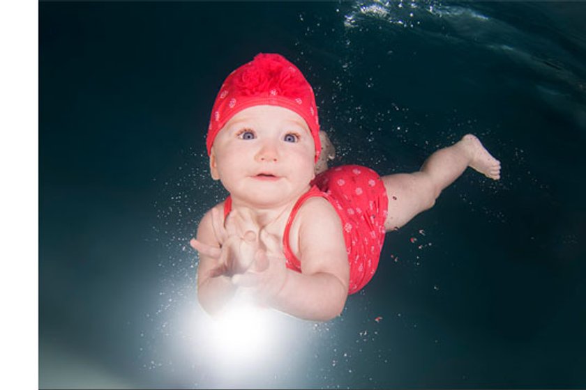 Babys unter Wasser