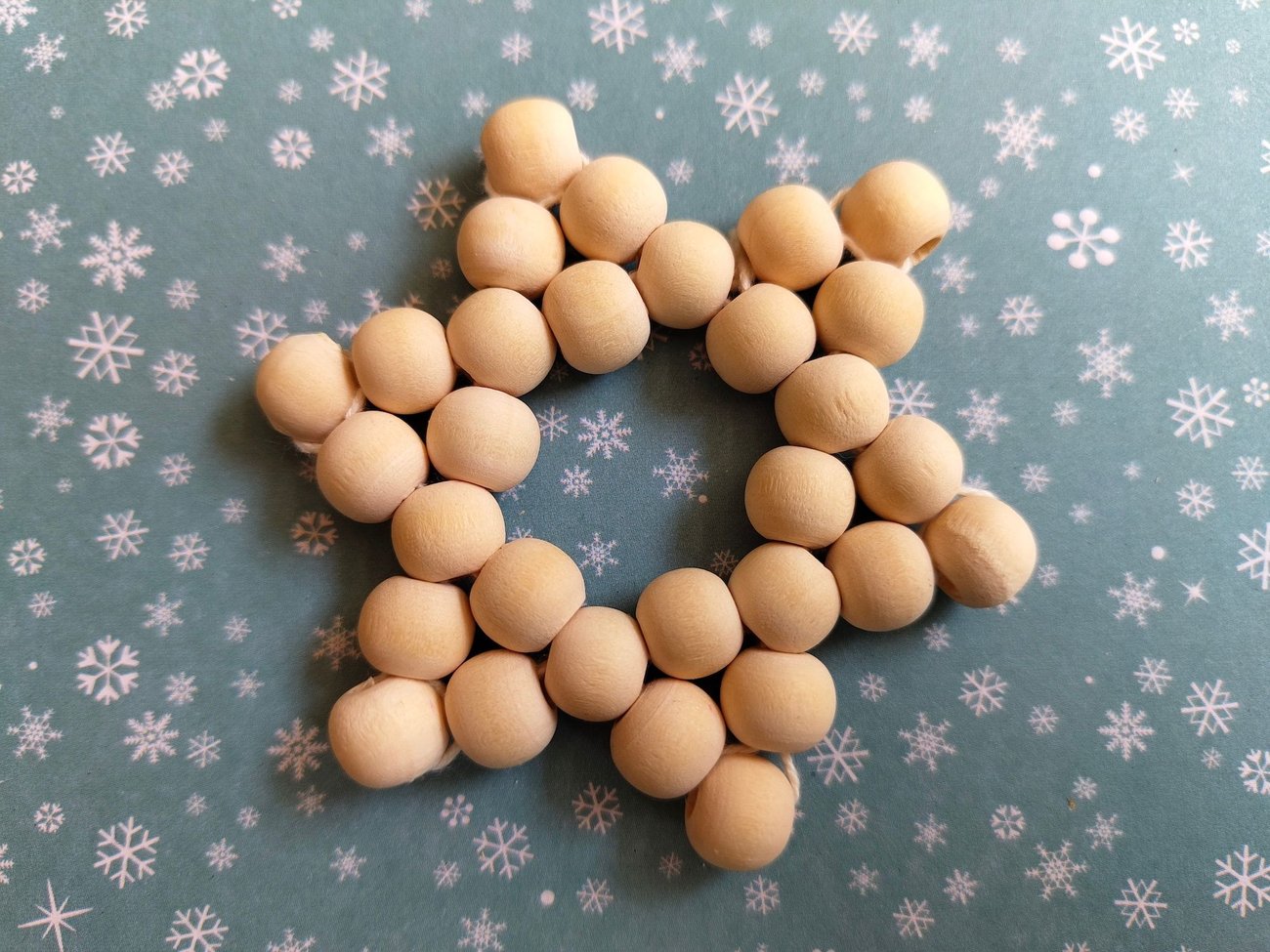 Sterne aus Perlen basteln: Easy Step-by-Step-Anleitung