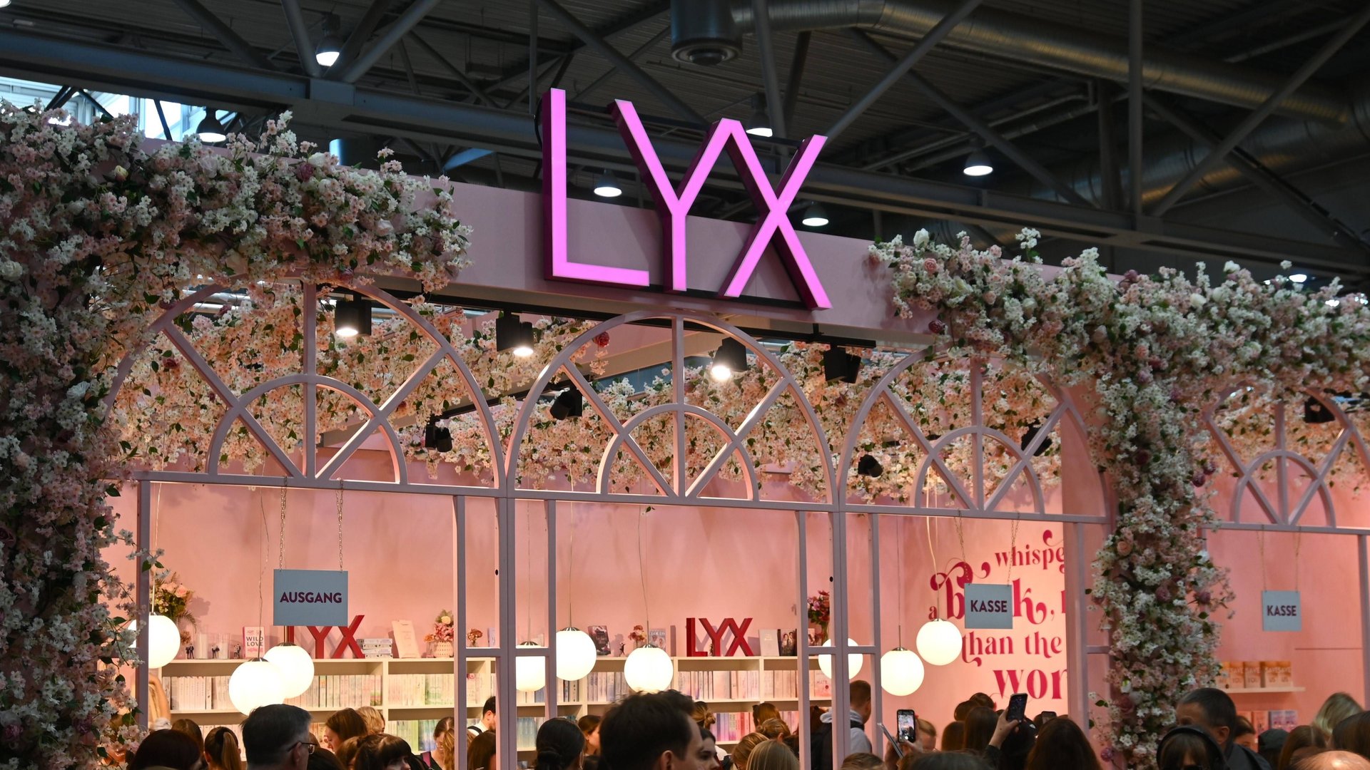 Ihr liebt "Maxton Hall"? 15 Romane aus dem Lyx-Verlag, die euch genauso ...