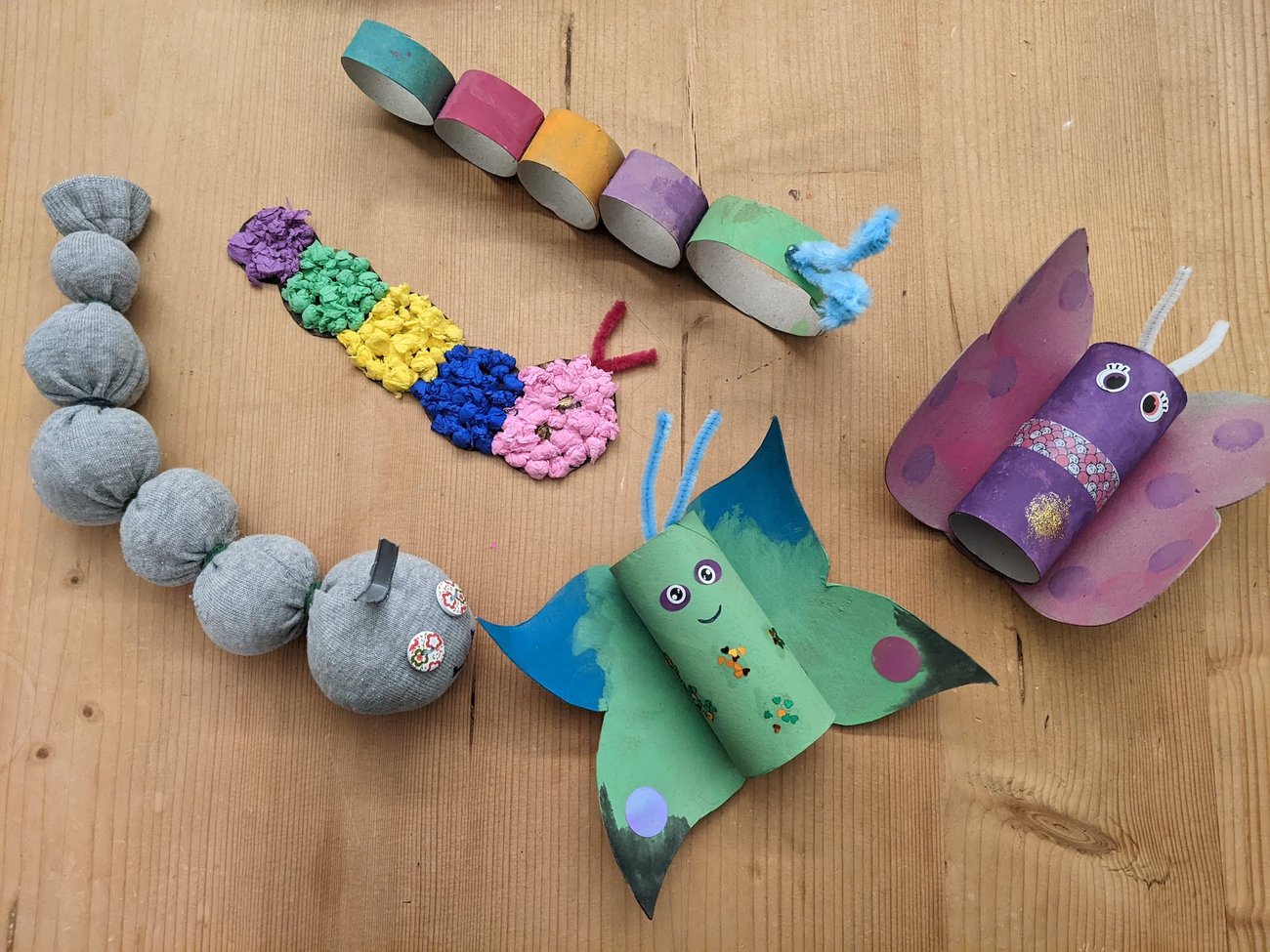 Krabbelspaß am Basteltisch: Diese 9 Raupenideen begeistern Groß und Klein