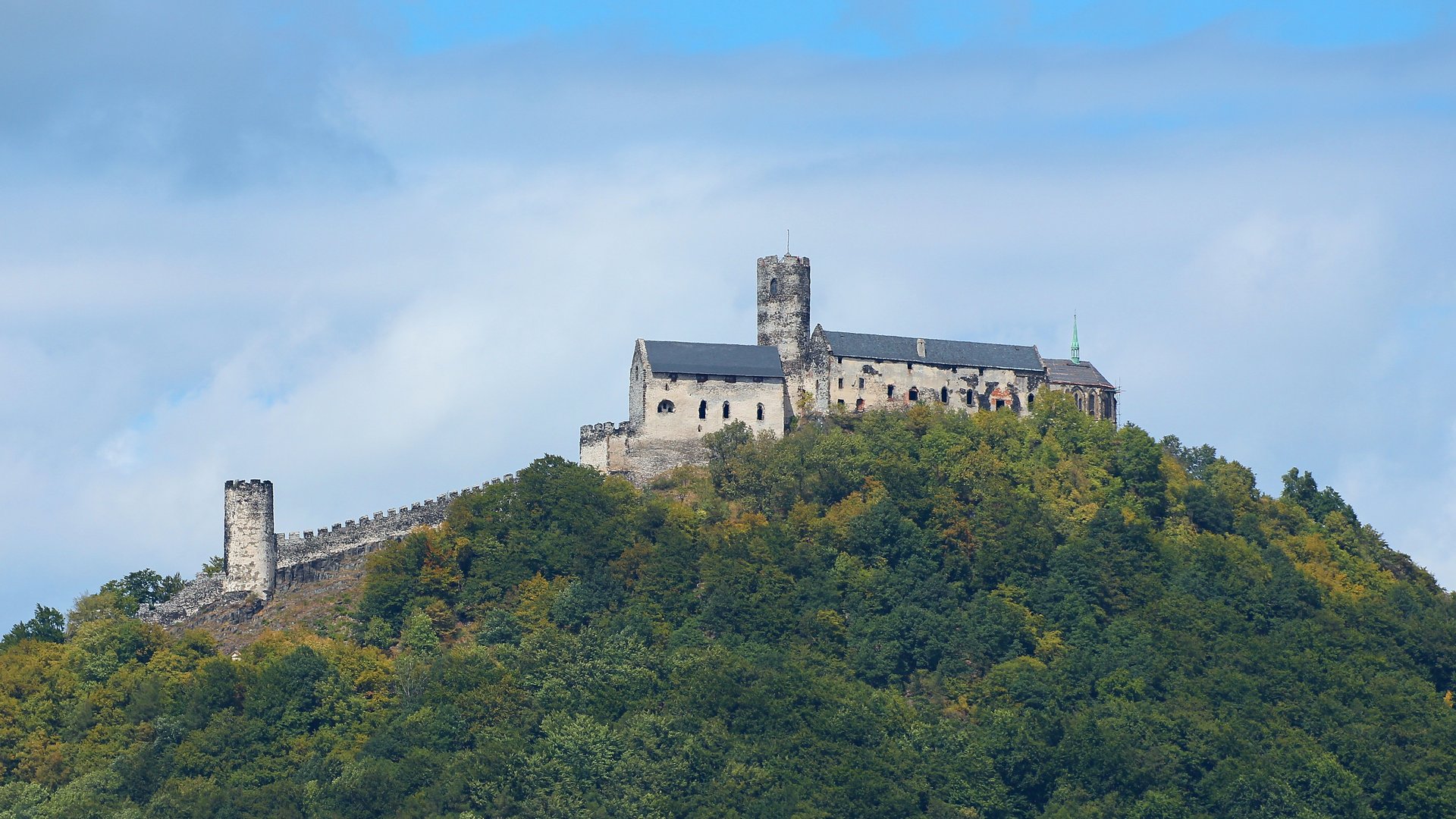 Diese mittelalterliche Burg hat sich seit dem Mittelalter kaum verändert