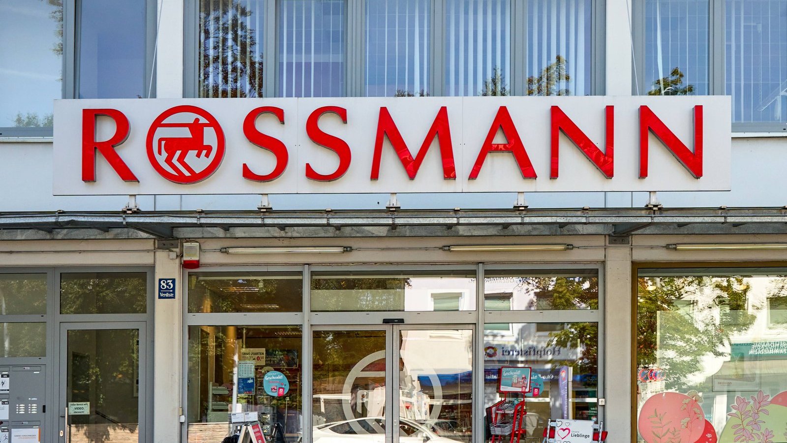 Dein neues Back-Must-have: Ofenhandschuhe mit Cupcake-Print von Rossmann