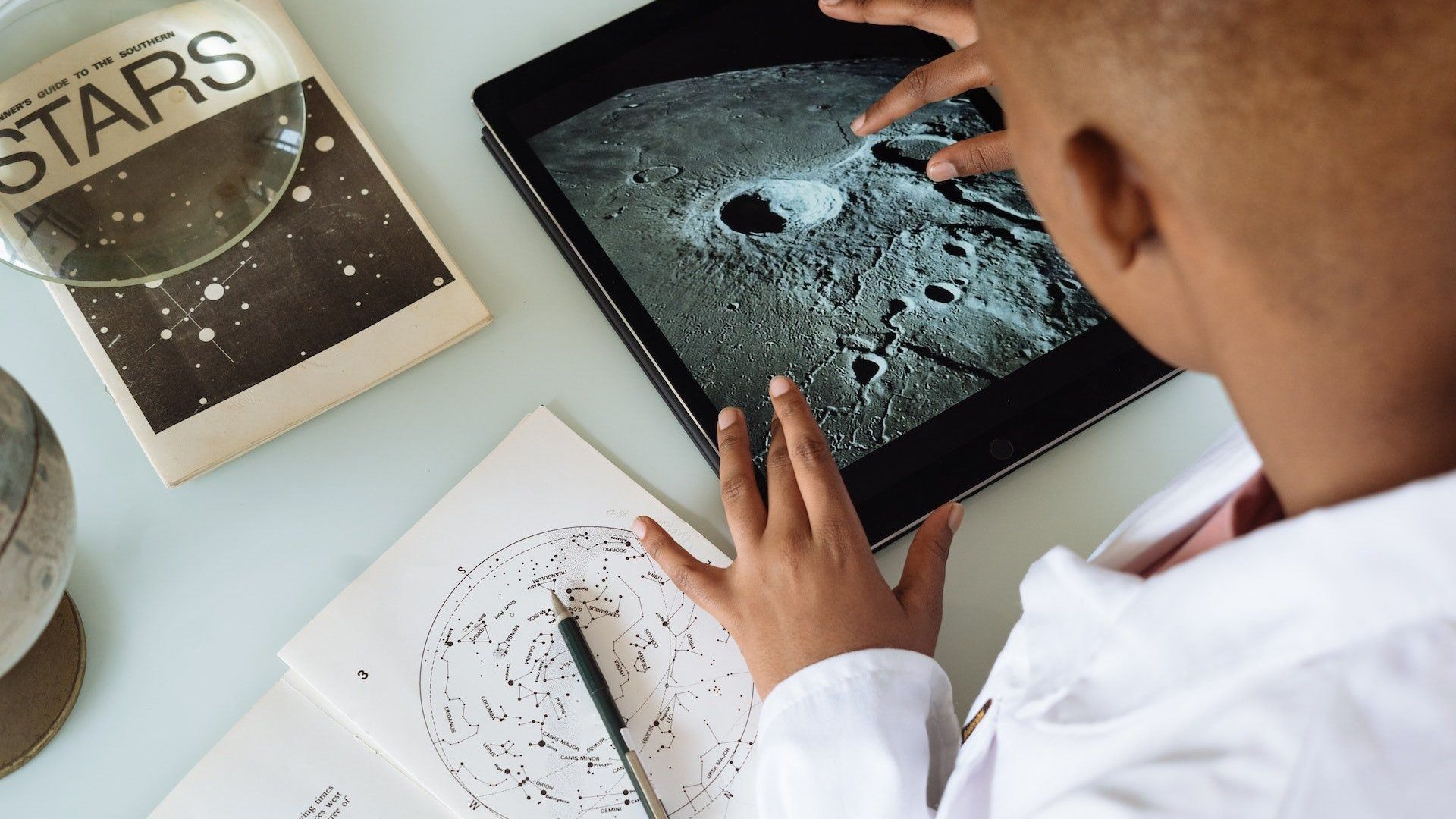 Wie groß ist der Mond? Spannendes über den Himmelskörper