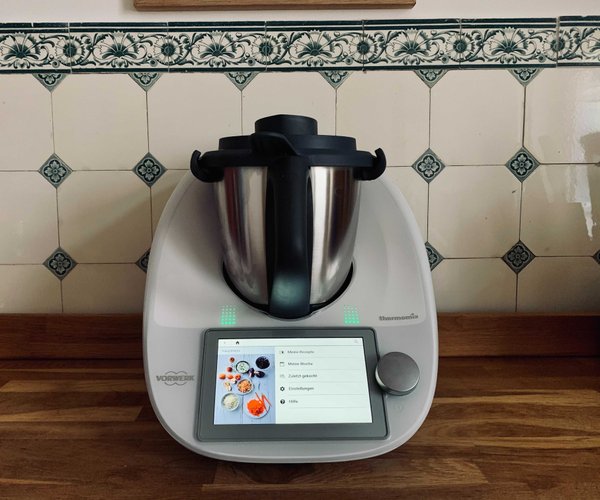 Laura Ritter - Online Editor