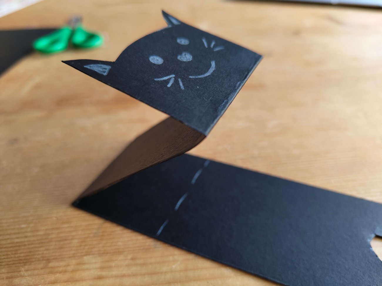 Katze basteln mit Kindern: 7 süße Projekte