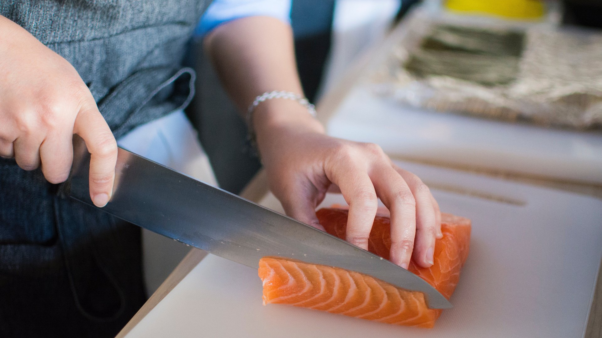Lachs und Stillen: Für mich und mein Baby empfehlenswert?