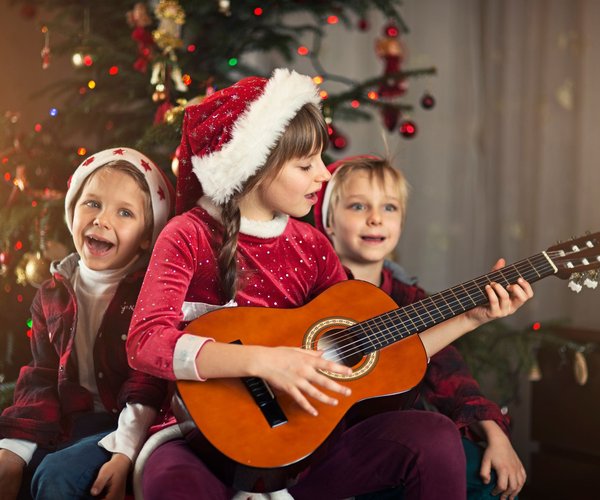 15 Nikolauslieder und -gedichte, die Kinder lieben – perfekt zum Mitsingen