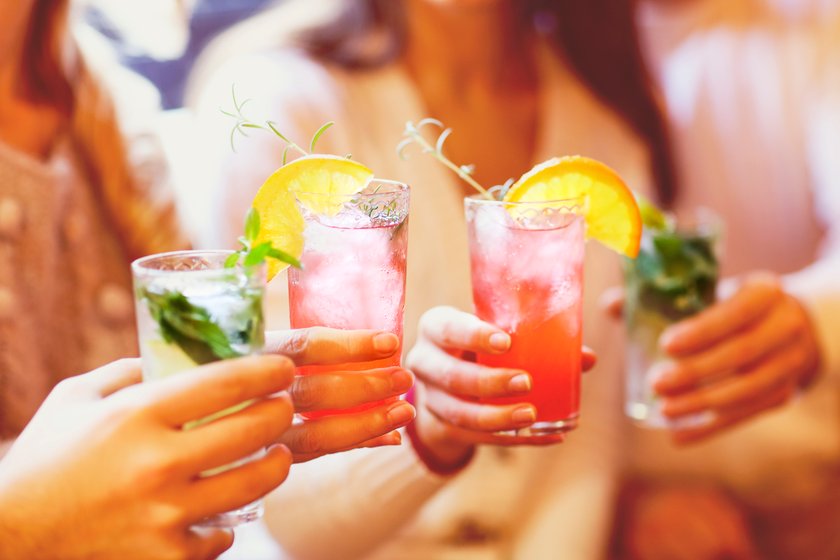 Statt Bier und Wein zum Grillen: Diese Cocktails gelingen ganz einfach ...