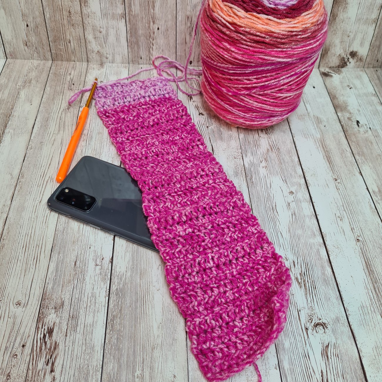 Inspirierend: So einfach bastelt ihr 3 kreative DIY-Handyhüllen selbst