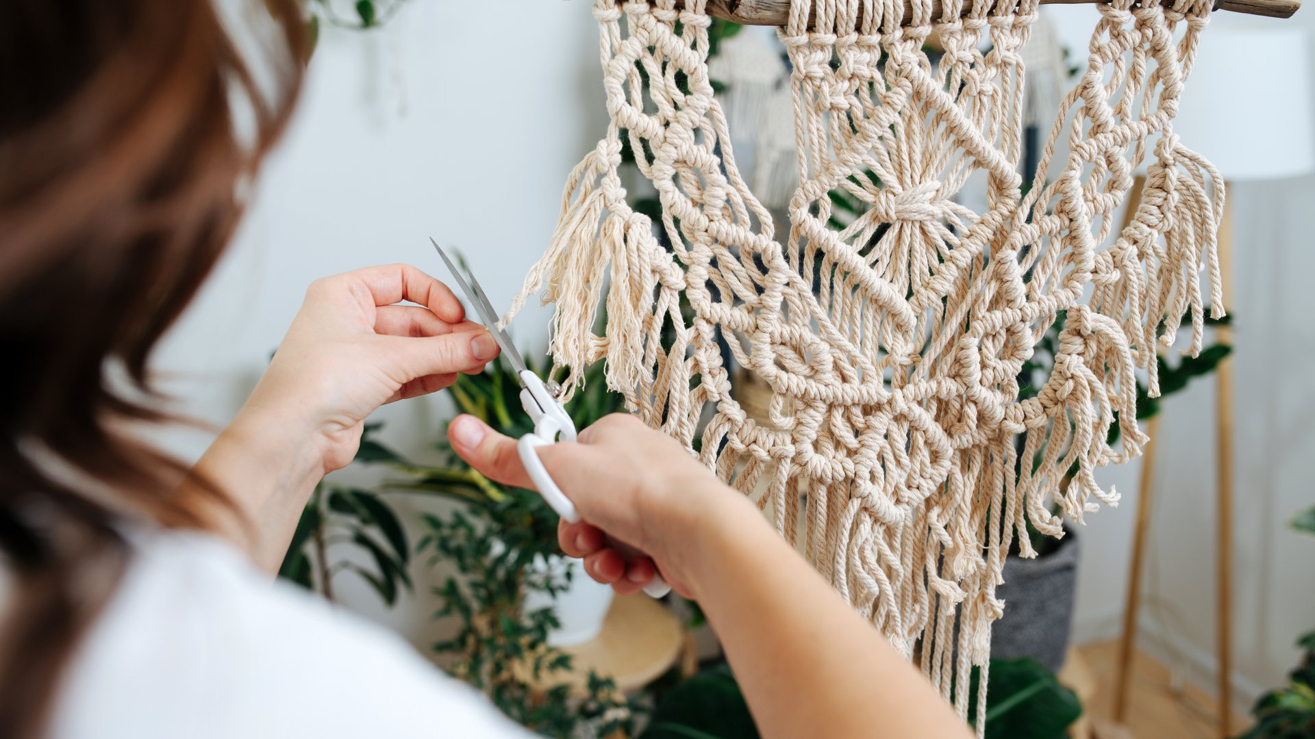 DIY im Sommer: Mit diesen 9 Makramee-Empfehlungen von Thalia kann jeder ...