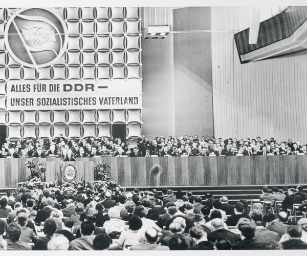 Walter Ulbricht Quiz: Nur echte DDR-Kenner schaffen 8 von 10 Punkten