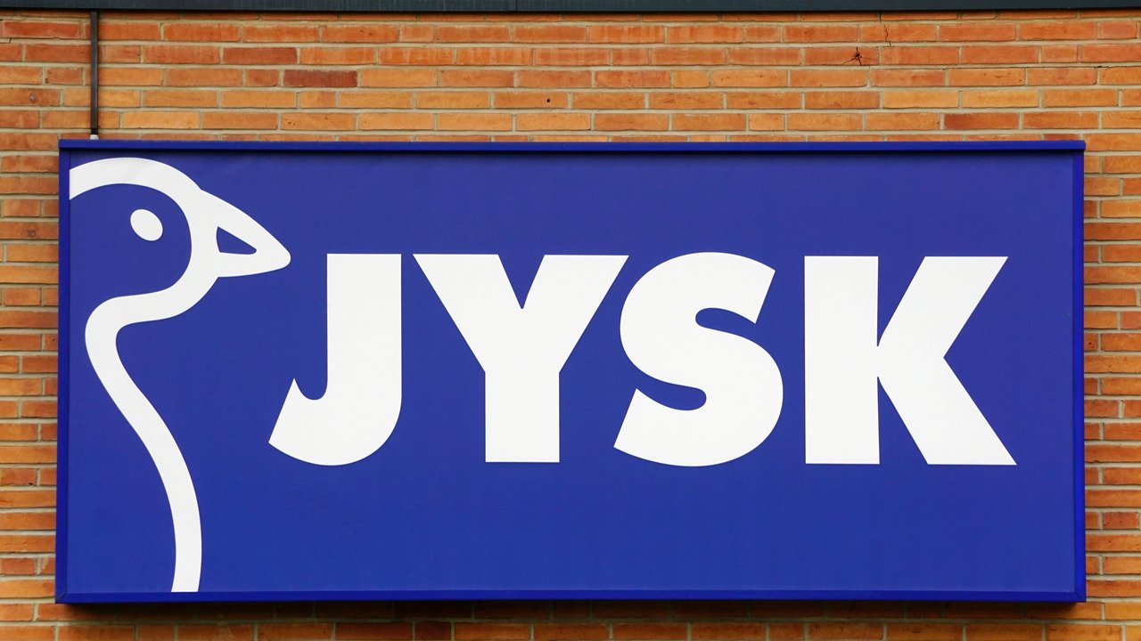Entspannung pur zu den Feiertagen mit dem beigen Sofa von Jysk