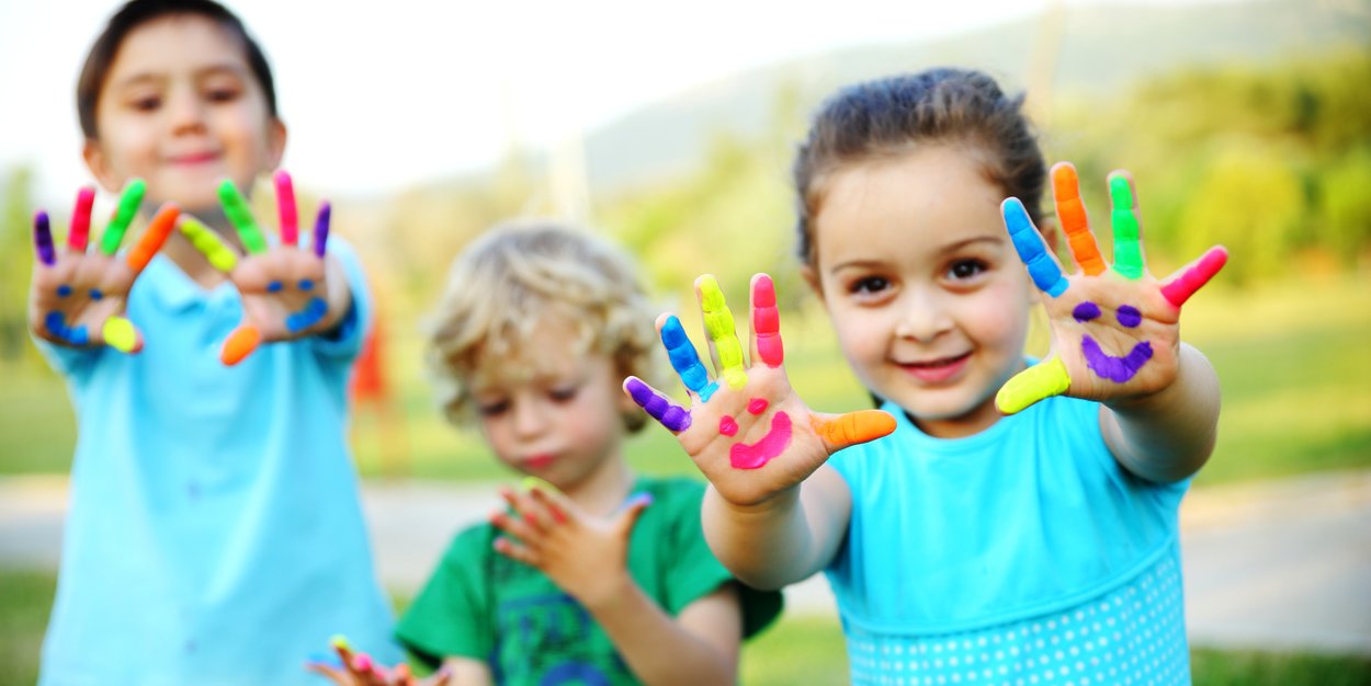 Kinderspiele: über 100 Spieletipps, die Spaß machen