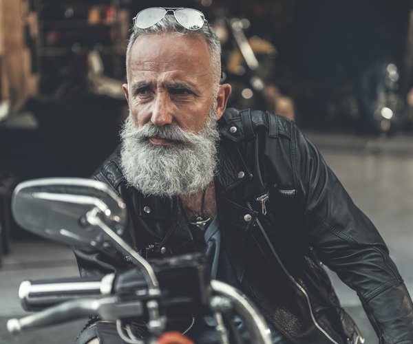 Wann blüht Oleander – und wie du ihn dabei unterstützt