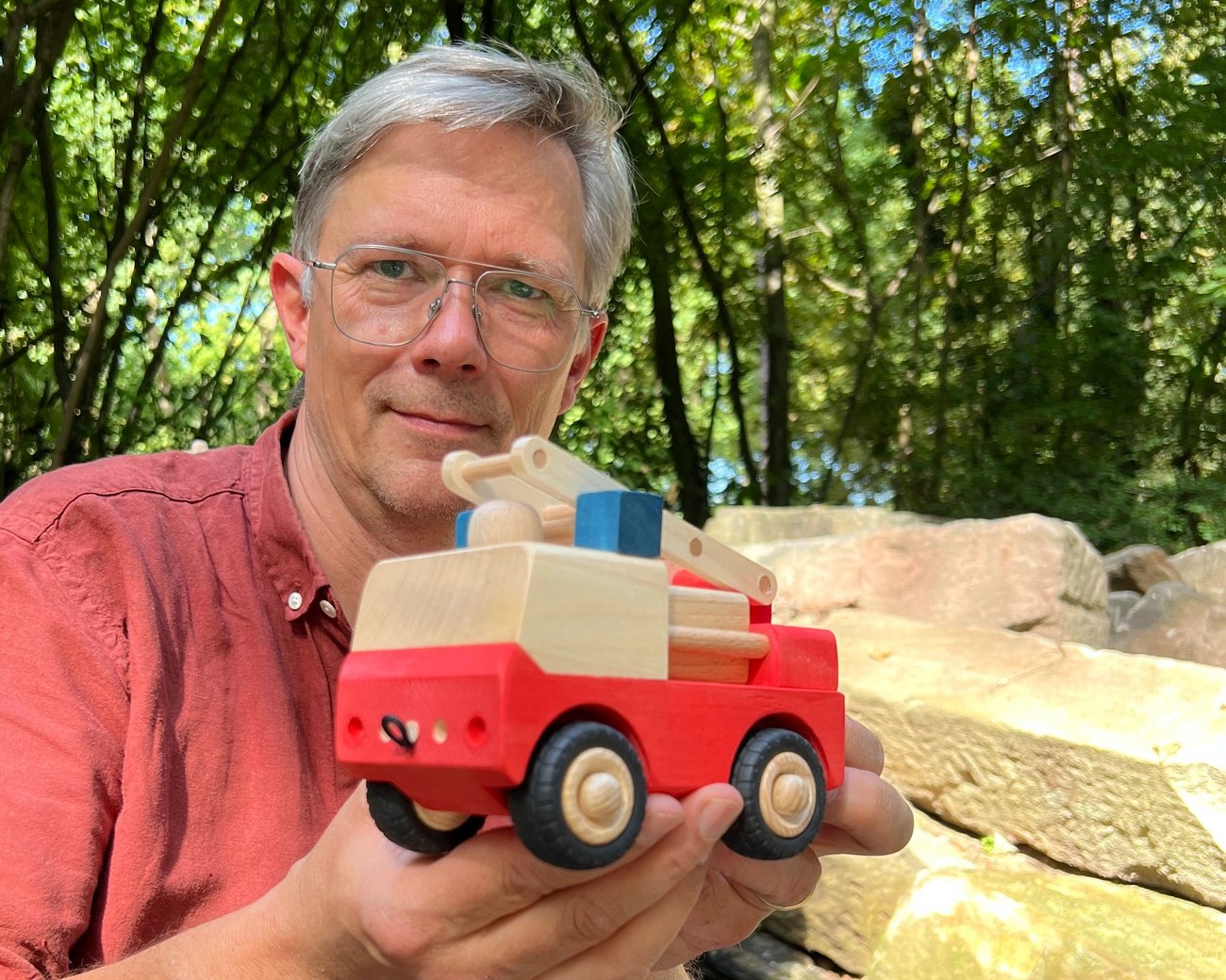 Ökoholz statt Plastik: holler poller denkt Spielzeug neu