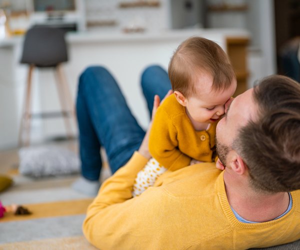 Spuckbaby: Wie viel ist normal und was hilft?