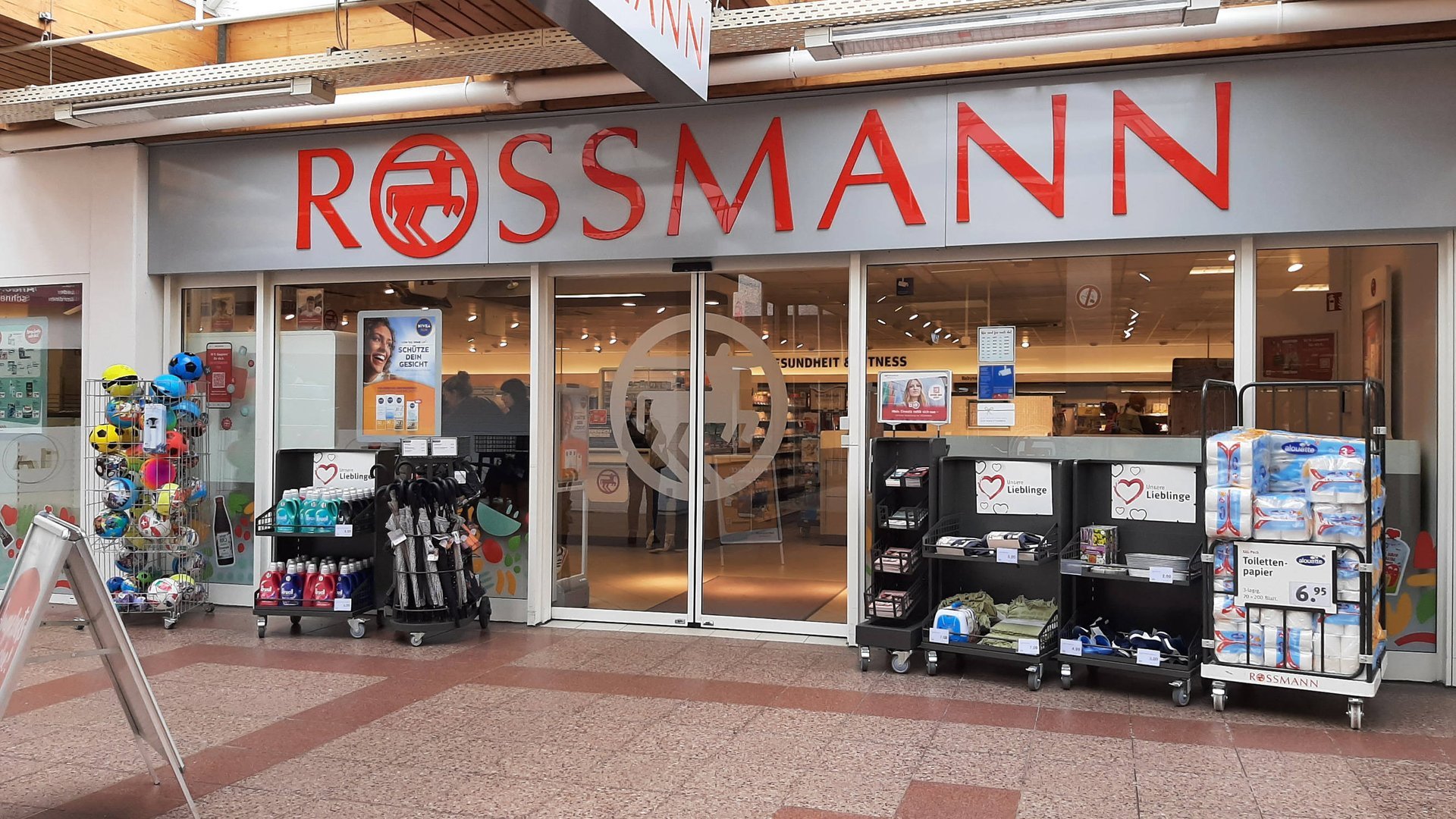 Alle schnappen sich dieses knuffige Wasserhahn-Gadget von Rossmann
