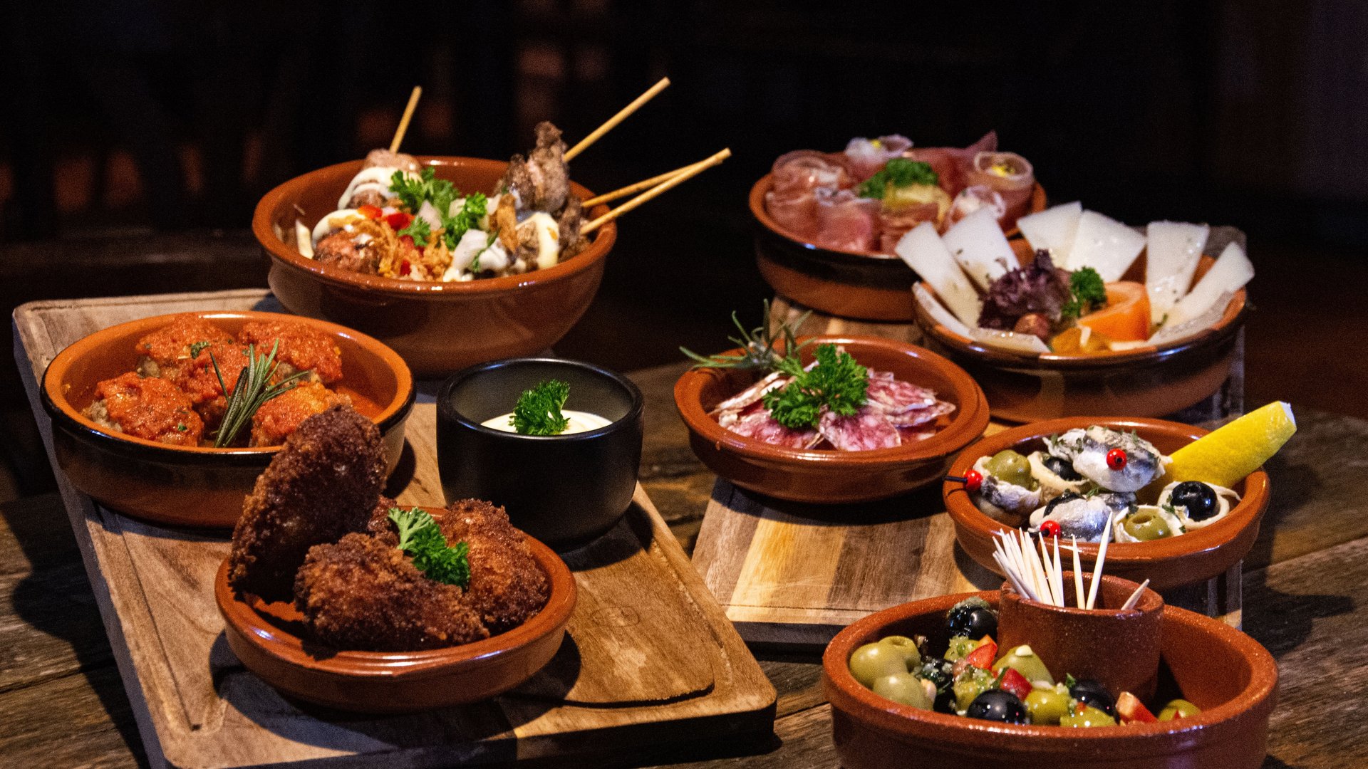 Was sind Tapas? Das spanische Gericht kindgerecht erklärt