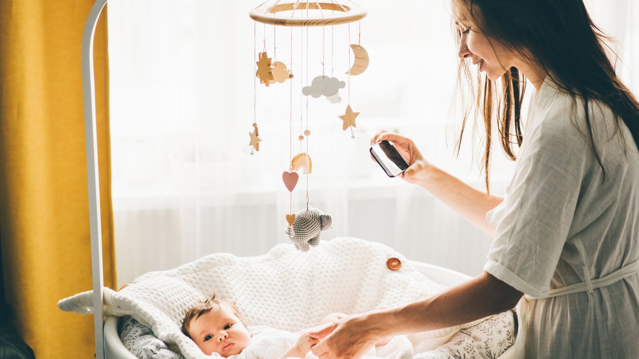 Darum brauchen wir neue Regelungen bei "Baby- Influencer*innen"