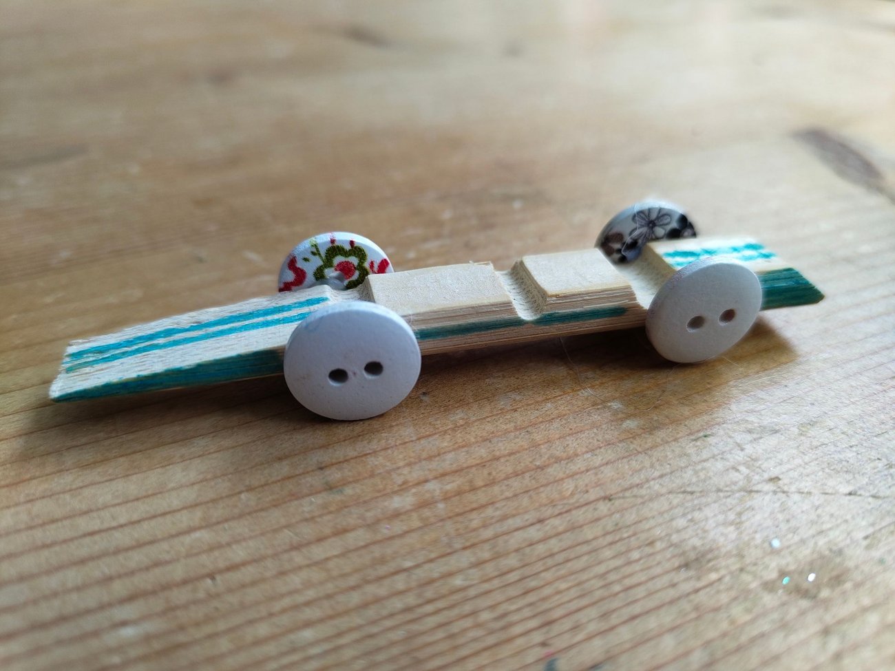 Autos basteln mit Kindern: 5 coole DIY-Ideen