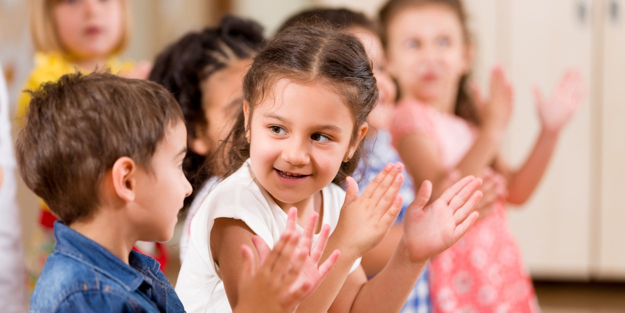 Kinderspiele: über 100 Spieletipps, die Spaß machen