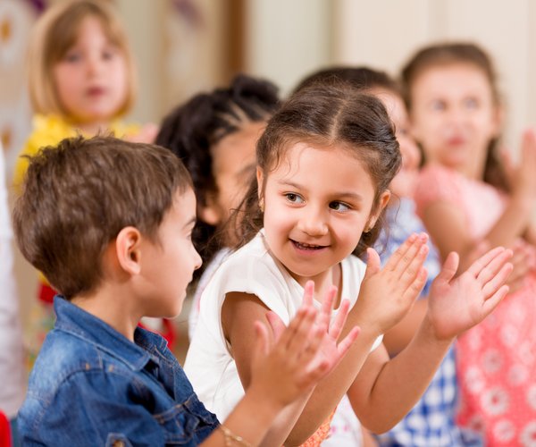 Spiele mit Stift und Papier: 12 Ideen für Kinder