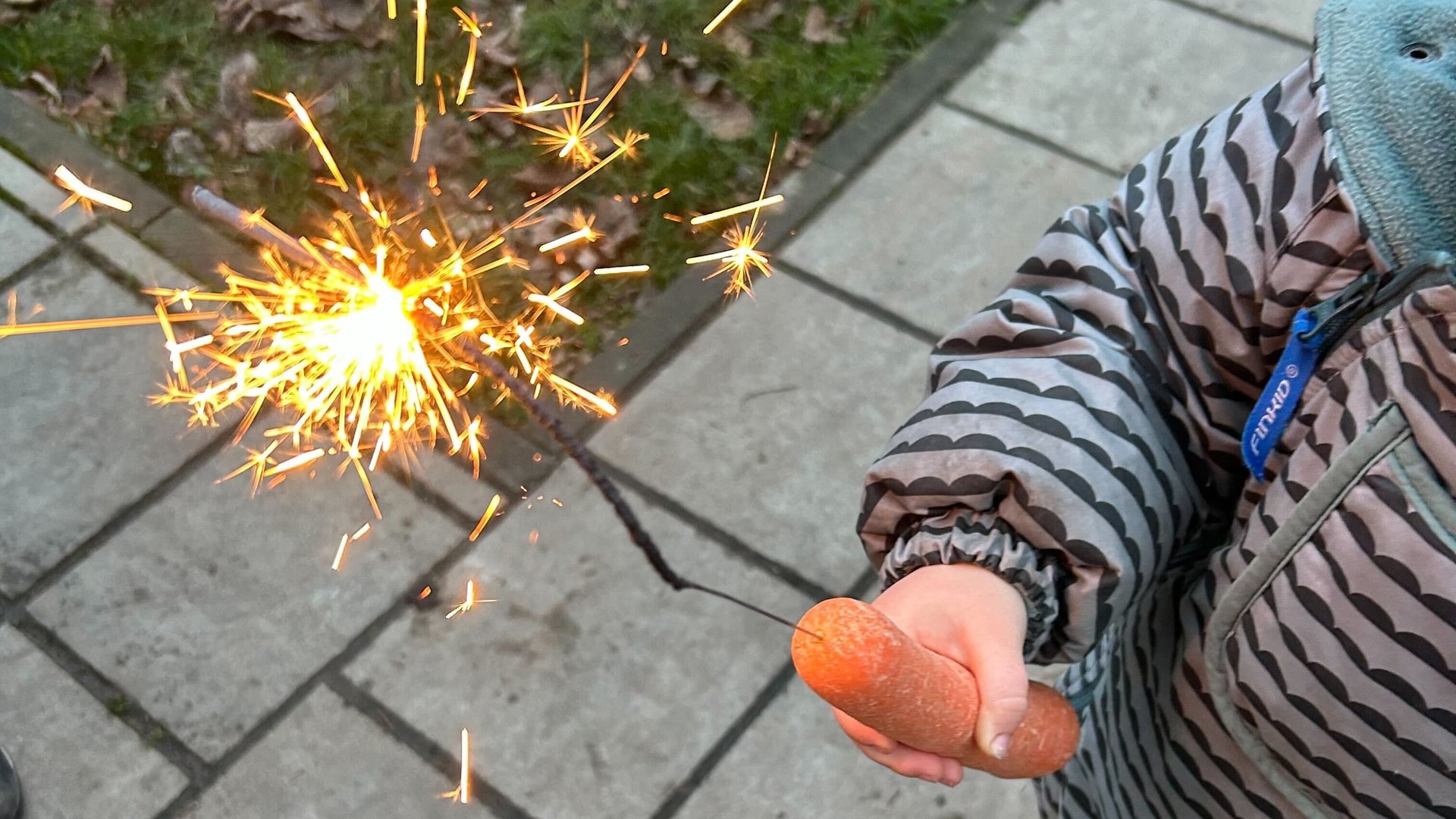 Nie mehr aua! bei Wunderkerzen – der geniale Silvester-Hack, den sogar ...