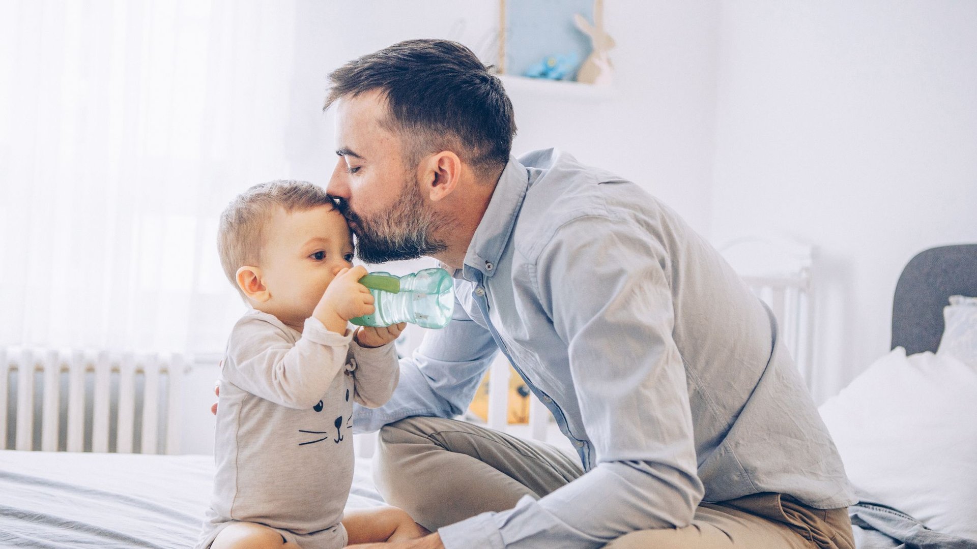 Babywasser: Brauchen Babys spezielles Wasser?