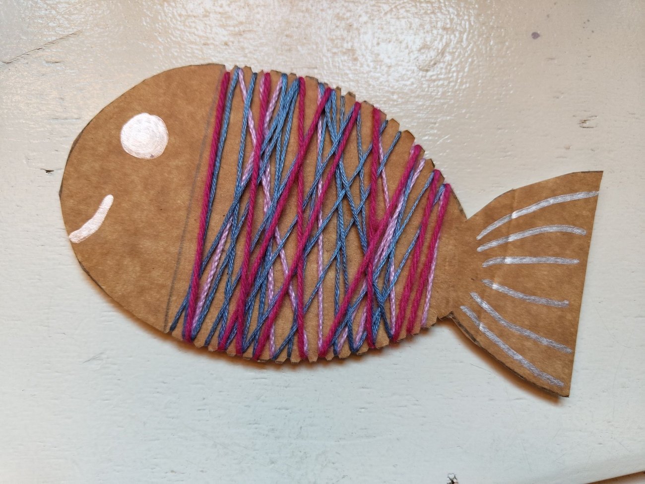 Fische basteln mit Kindern: 7 leichte DIY-Ideen