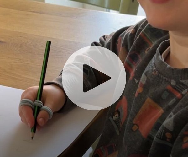 Stift richtig halten – Ab wann können Kinder das?