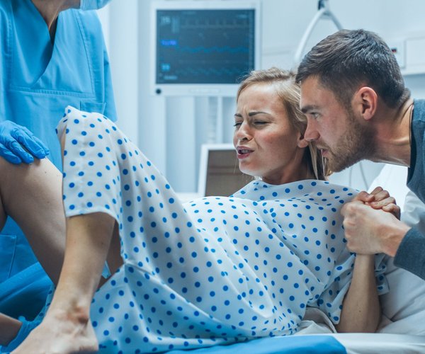Schlafbedarf Baby: Schlaftabelle fürs 1. Jahr