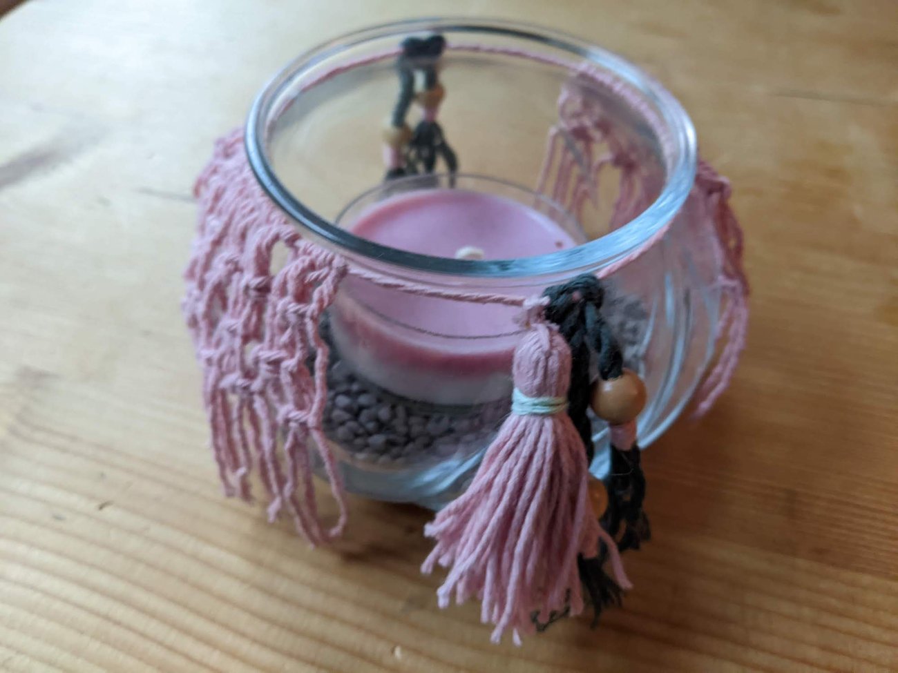 Lässiger Boho-Stil: Quasten selber machen – Schritt für Schritt