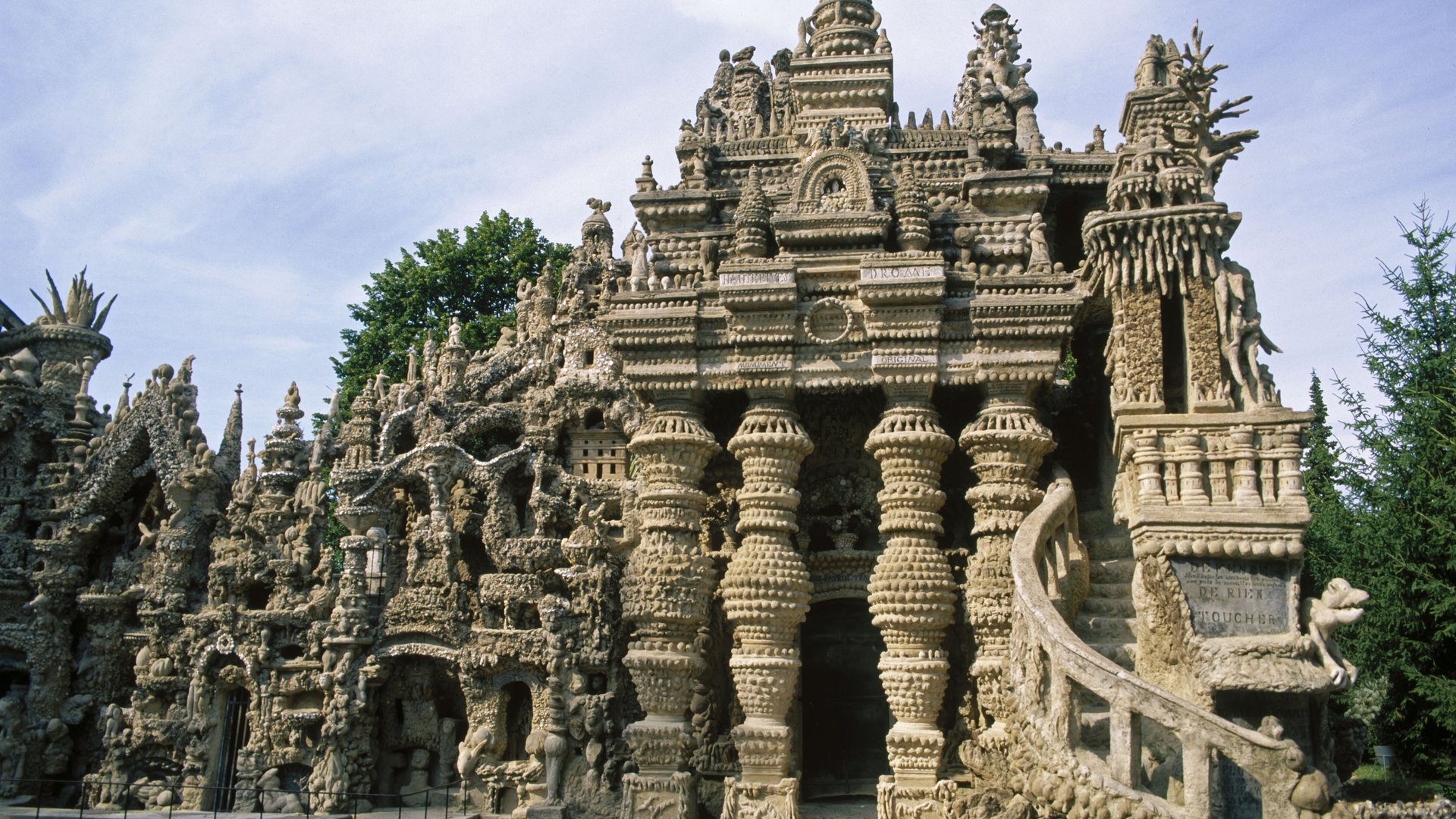 Ein echtes Lebenswerk: Diesen Palast baute ein Postbote mehr als 30 ...