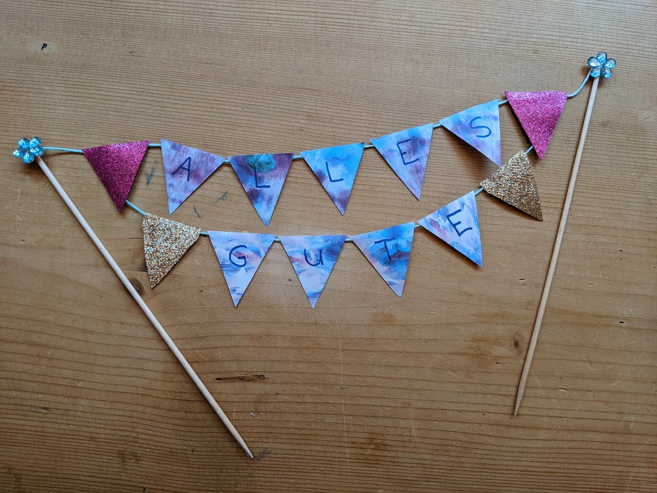 DIY-Wimpelketten für die nächste Party: So macht ihr sie einfach selbst – in 5 Arten