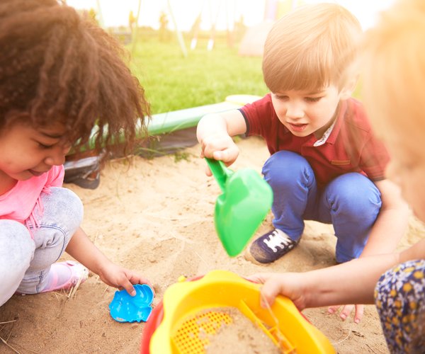59 Outdoorspiele für Kinder: Spielspaß für jedes Alter